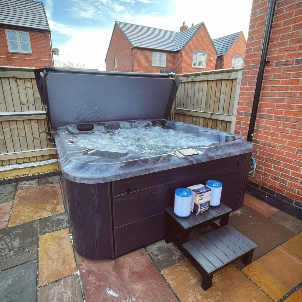 6000 Series 6 Person Hot Tub With Lounger – H2O Hot Tubs